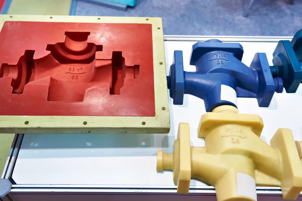 Compression Molding vs Injection Molding